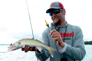 Beginner's Guide on How To Setup a Slip Bobber Rig for Success ...